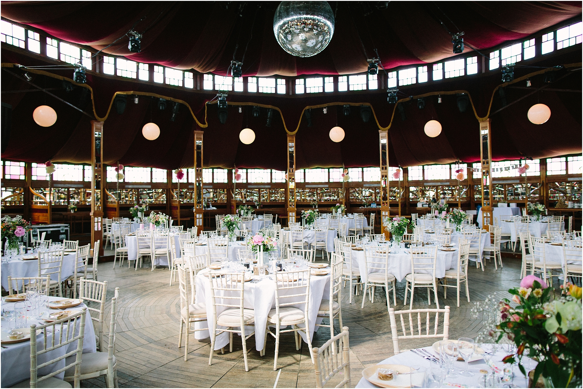 Spiegeltent Wedding - www.camillaarnholdphotography.com